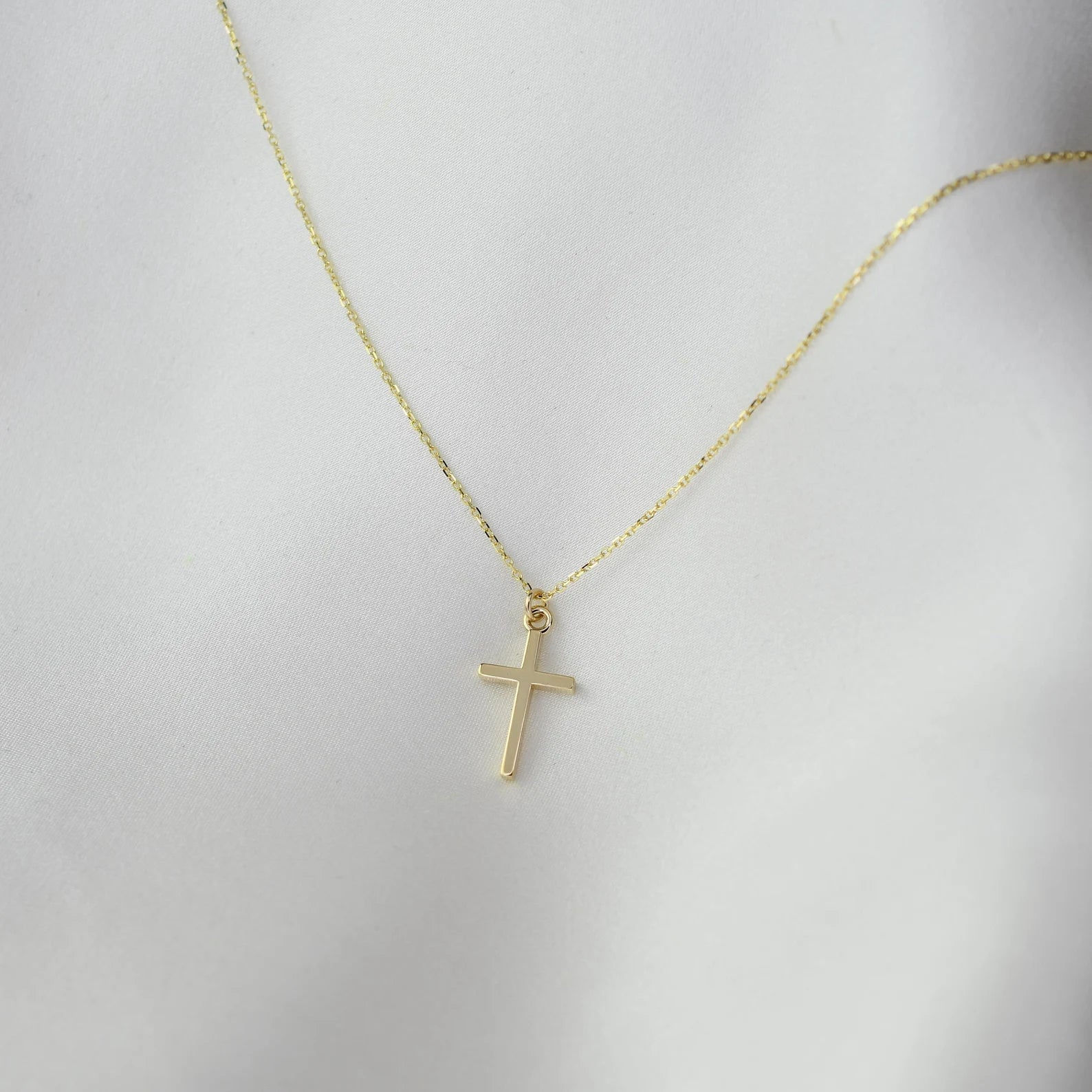 Cross Necklace (Gold) – Carlotta